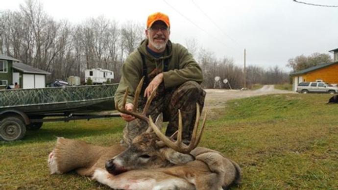 Page 2/3 - Whitetail Hunting Photo Gallery Manitoba Canada Riverside Lodge